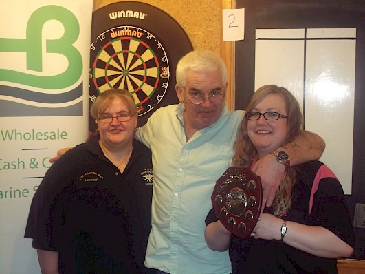 Neal Redfern retains Hughson Bros shield | Shetland Darts Association